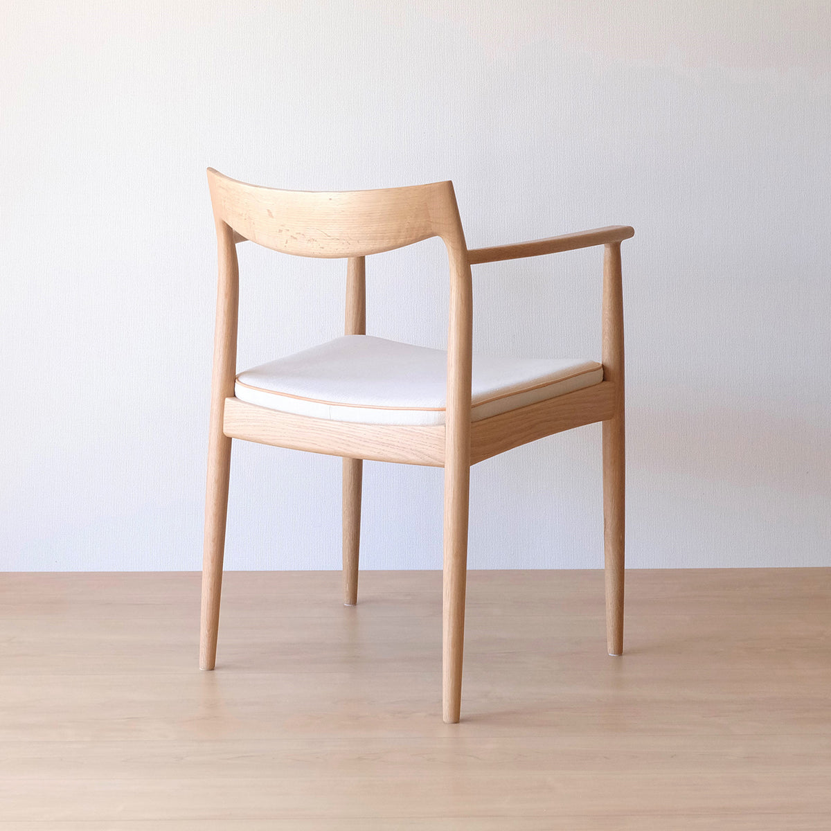 日本實木餐椅｜COYA - SAIL 扶手椅｜日本製 – QUATTIS 十刻