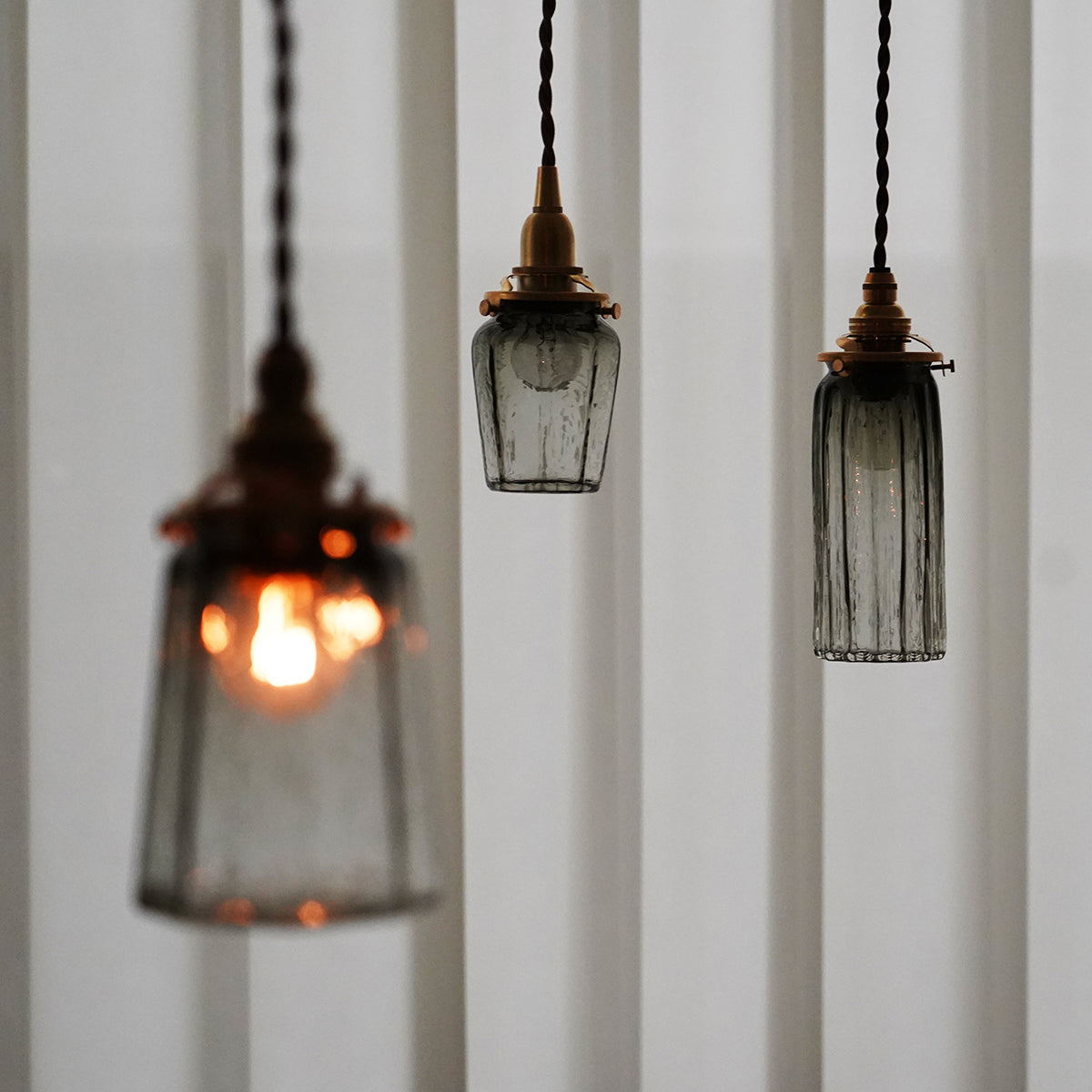 彩色玻璃吊燈｜安土草多 Sota Azuchi｜口吹玻璃職人 – QUATTIS 十刻