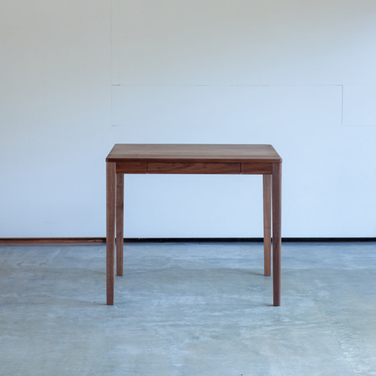 日本實木餐桌 推薦｜杉工場 - KIVA 方桌｜日本百年工坊製作 – QUATTIS 十刻